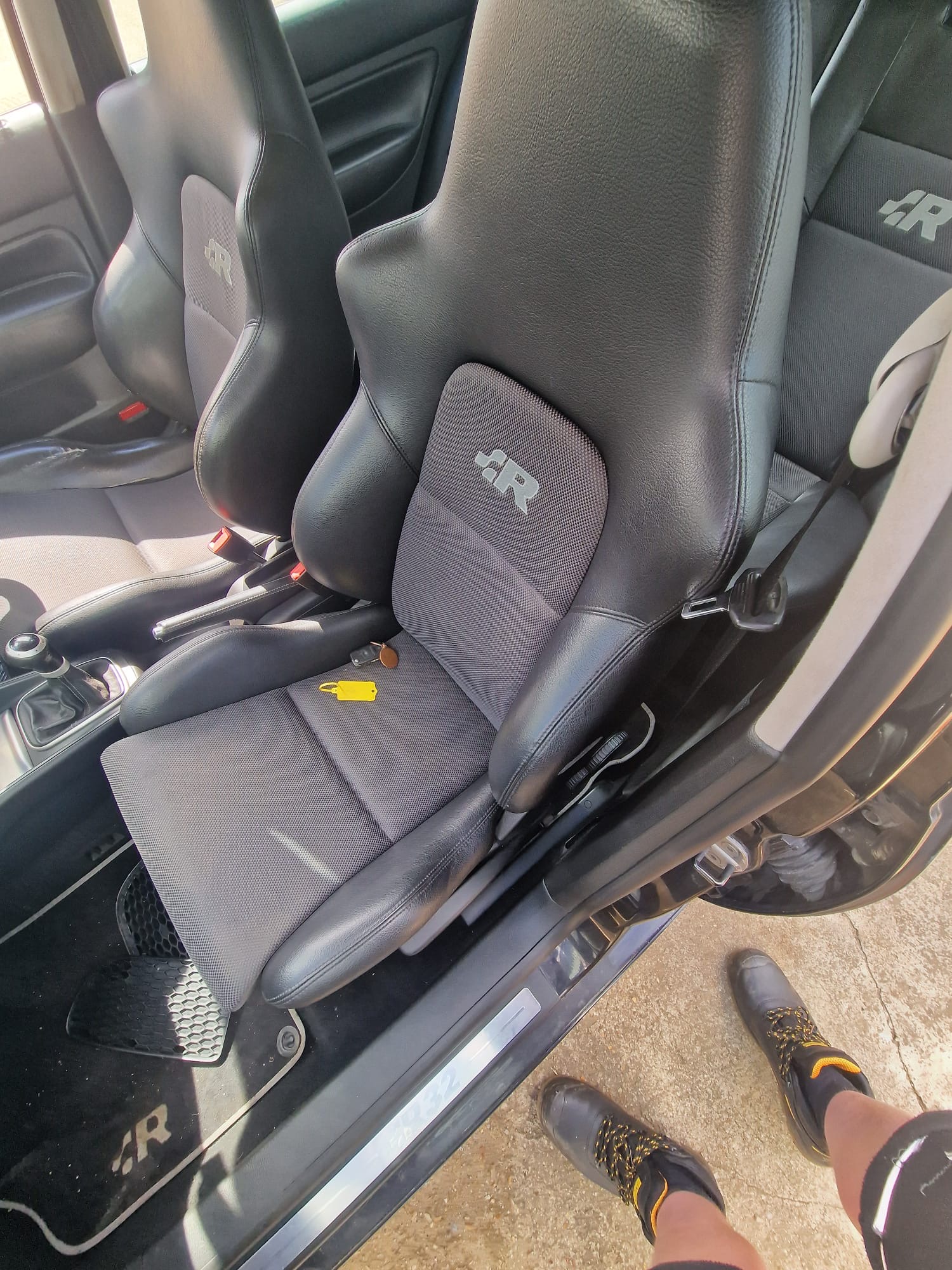 VW Mk4 R32 5 Door Black Leather Alcantara Konig Seat Set – Cascade ...